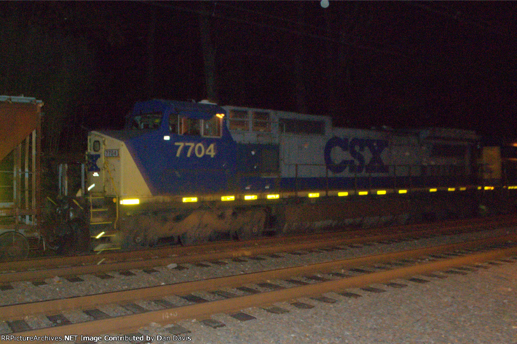 CSX C40-8W 7704 trails on K532-08